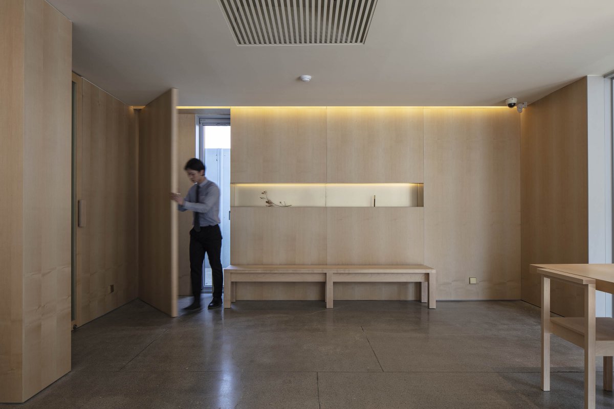 YinjiSpace - The First Penguin x D FLAT